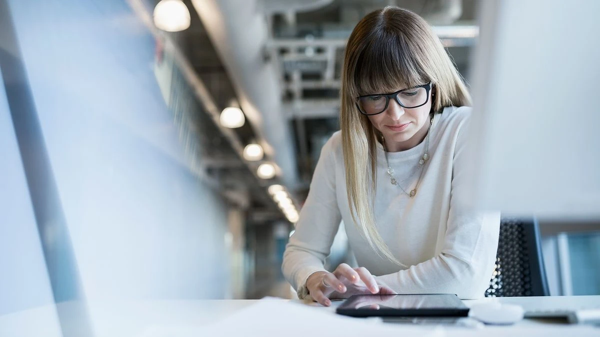 What Is the Definition of De Minimis in Business?