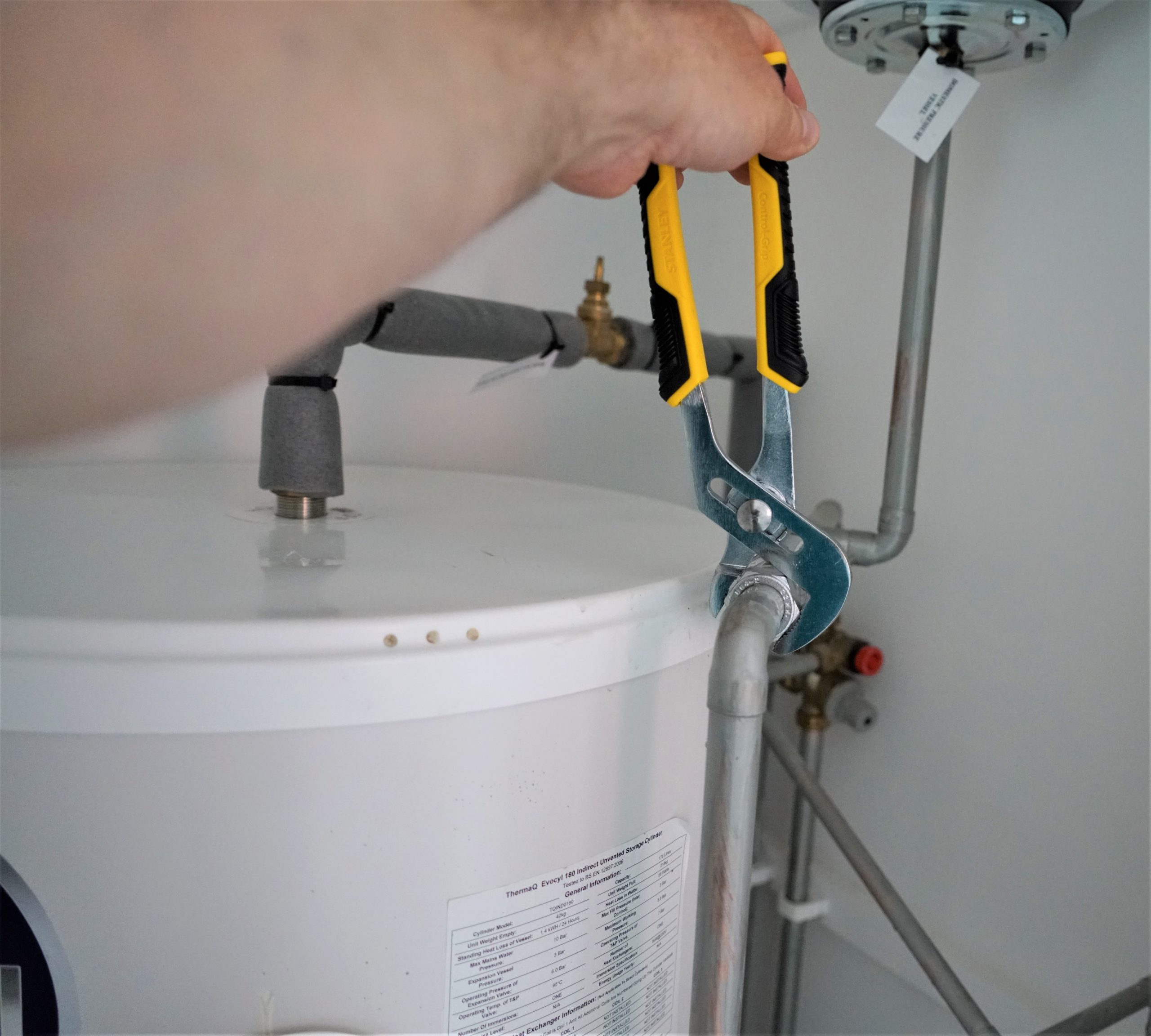 Master Plumbers: What They Are, Their Training, How Much They Cost and ...