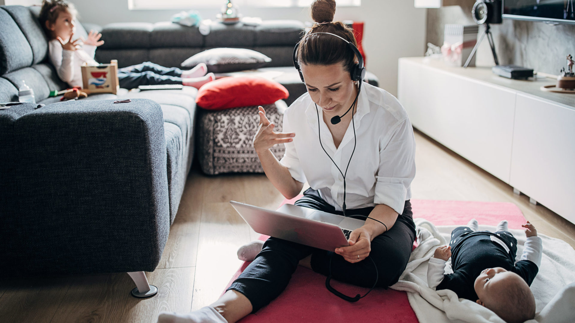 9 Ways to Help Working Mothers