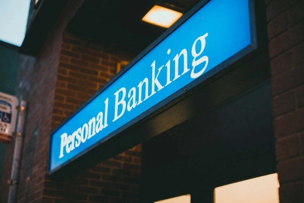 Banker vs. Teller: Which Does Your Financial Business Need?