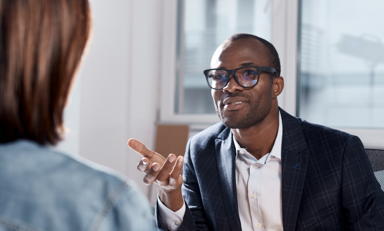 How To Conduct a Job Interview and Find the Right Candidate