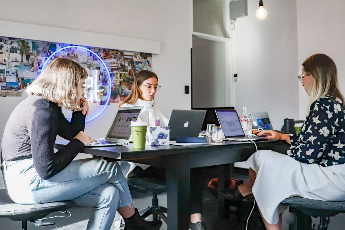 What Is the Definition of an Employer? (With Employee Types)