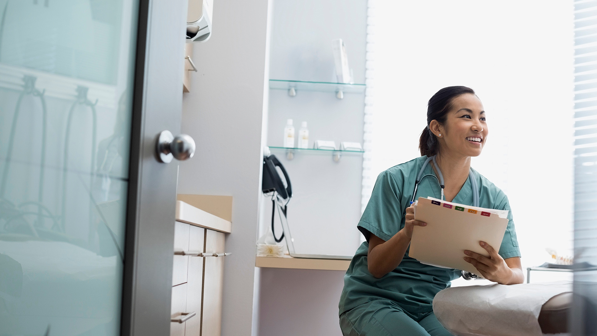 Who’s responsible for health and safety in the workplace, and why is ...