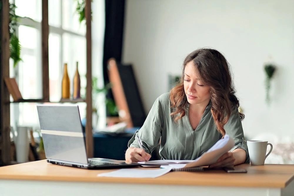 What is freelance? (Definition, benefits and how to hire)